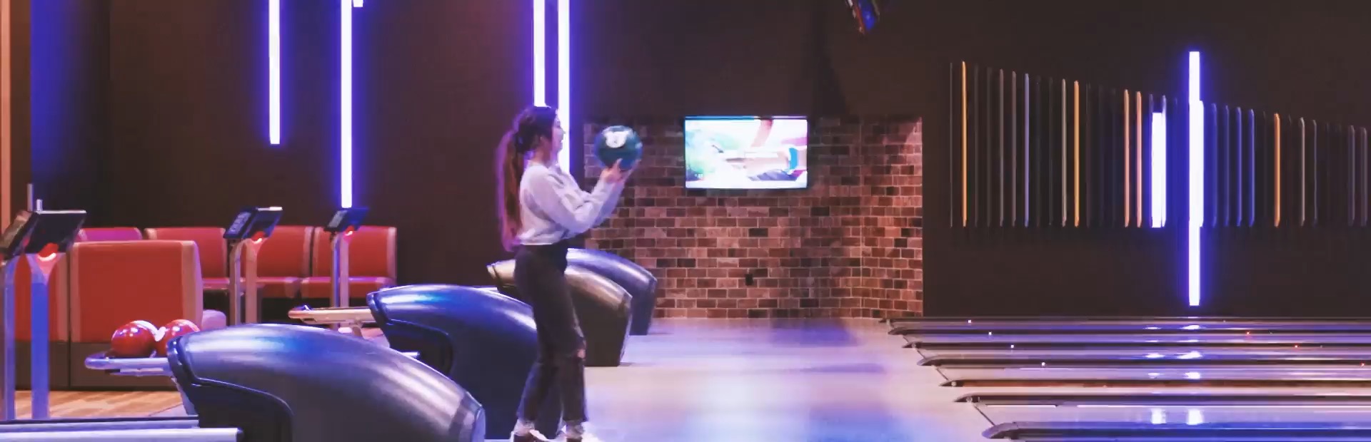 Strikerz Bowling - Angel of the Winds